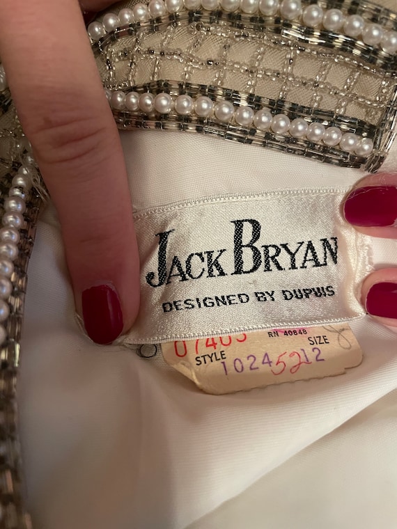 60's White Jack Bryan Designed by Dupuis Sleeveless Pleated 60's White Jack Bryan Designed by Dupuis Sleeveless Pleated