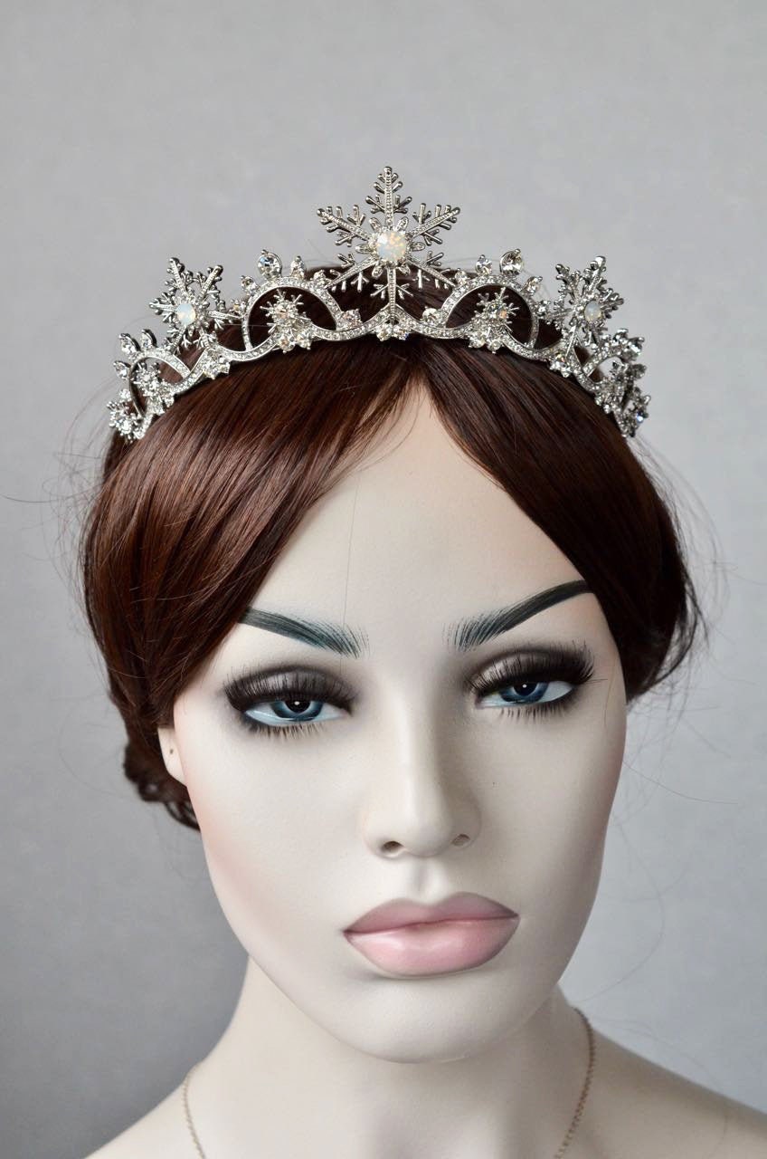 Stunning Snowflake Tiara With Accent Colour Crystal Crystal | Etsy Canada