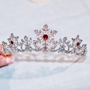 Stunning Snowflake Tiara With Accent Colour Crystal Crystal Tiara ...