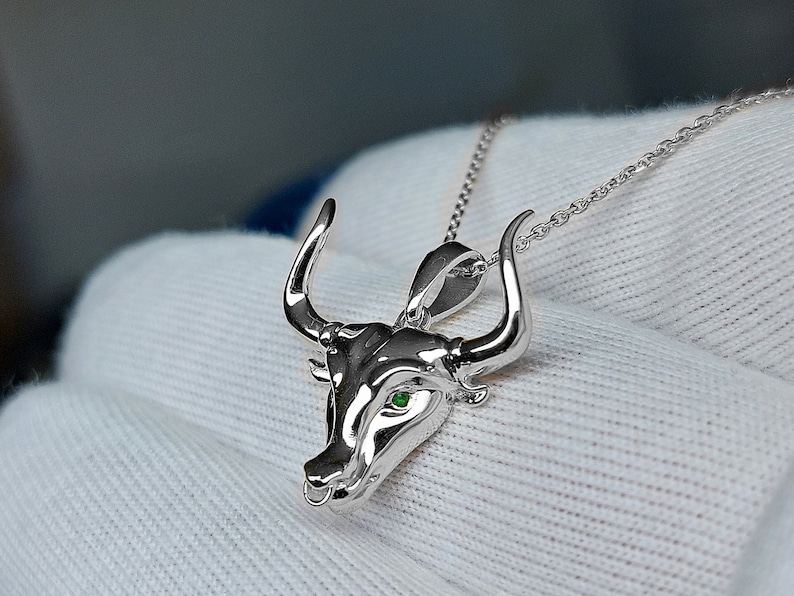 14k Gold Bull Necklace, Taurus Pendant Set With Emeralds Eyes - Etsy