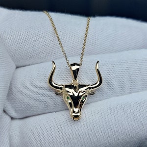 14k Gold Bull Necklace, Taurus Pendant Set With Emeralds Eyes - Etsy