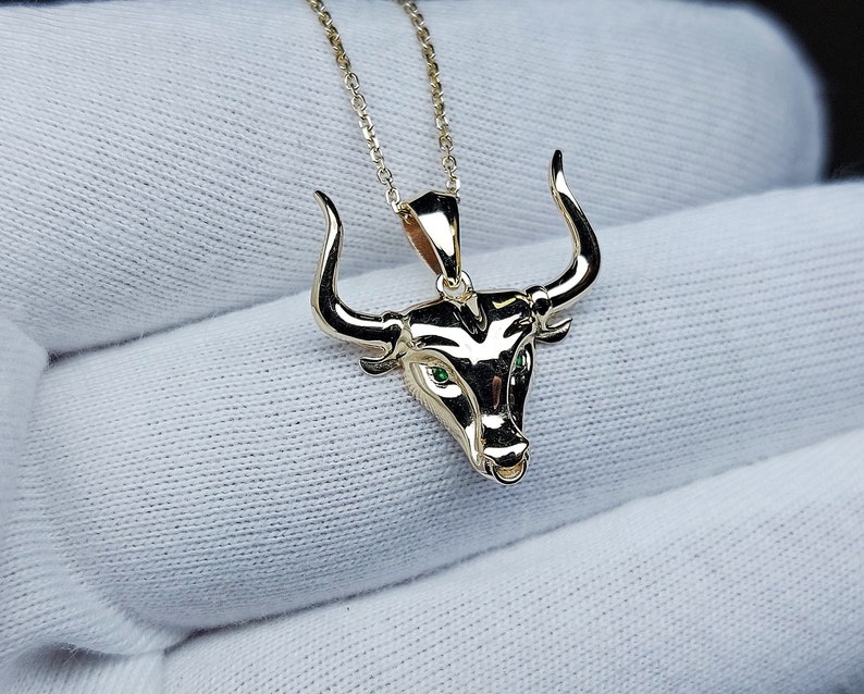 14k Gold Bull Necklace, Taurus Pendant Set With Emeralds Eyes - Etsy