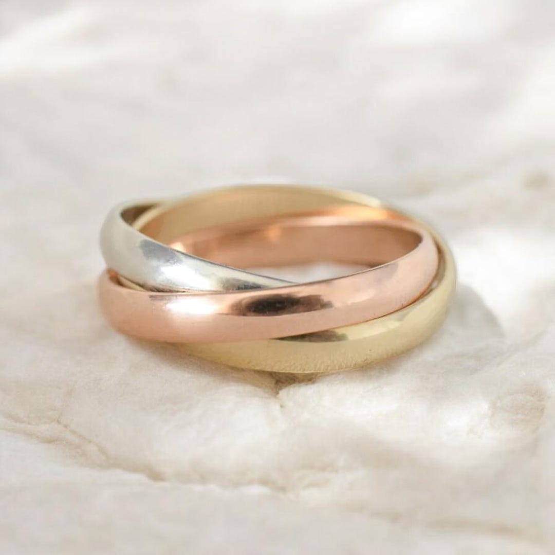 Three coloured 18ct Gold Russian Wedding