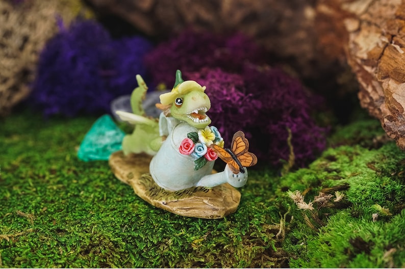 Miniature Dragon Gardener Figurine W/ Watering Can ~ Fairytale Fairy ...