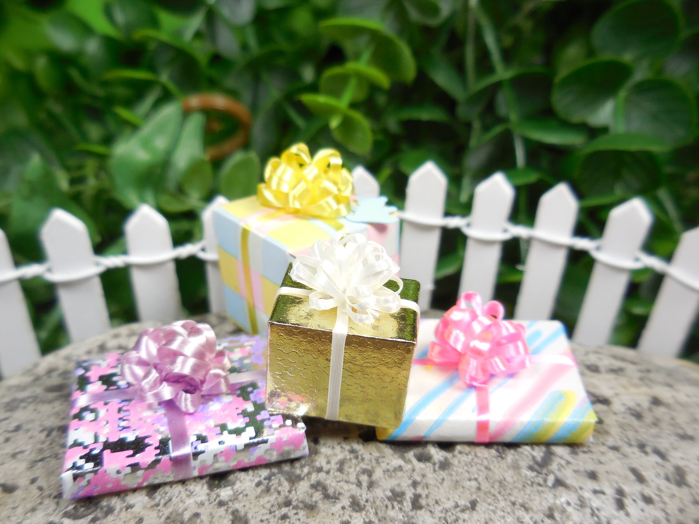 Miniature 1:12 Presents w/ Tiny Bows in Assorted Patterns | Etsy