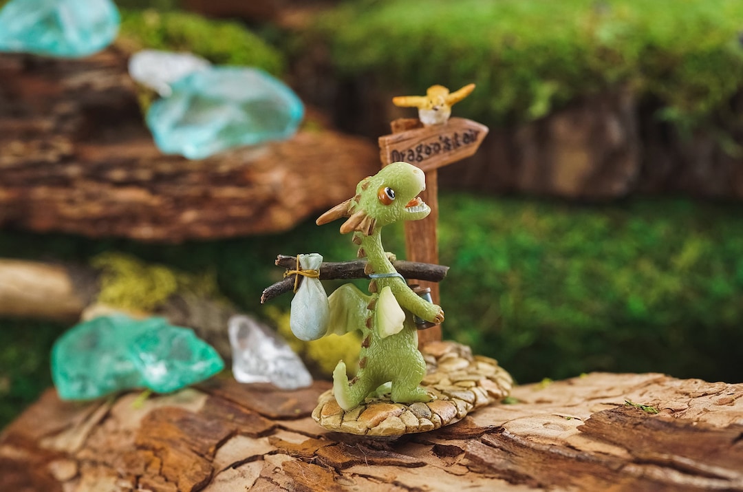Miniature Traveling Stranger W/ Knapsack Dragon Figurine ~ Fairytale ...