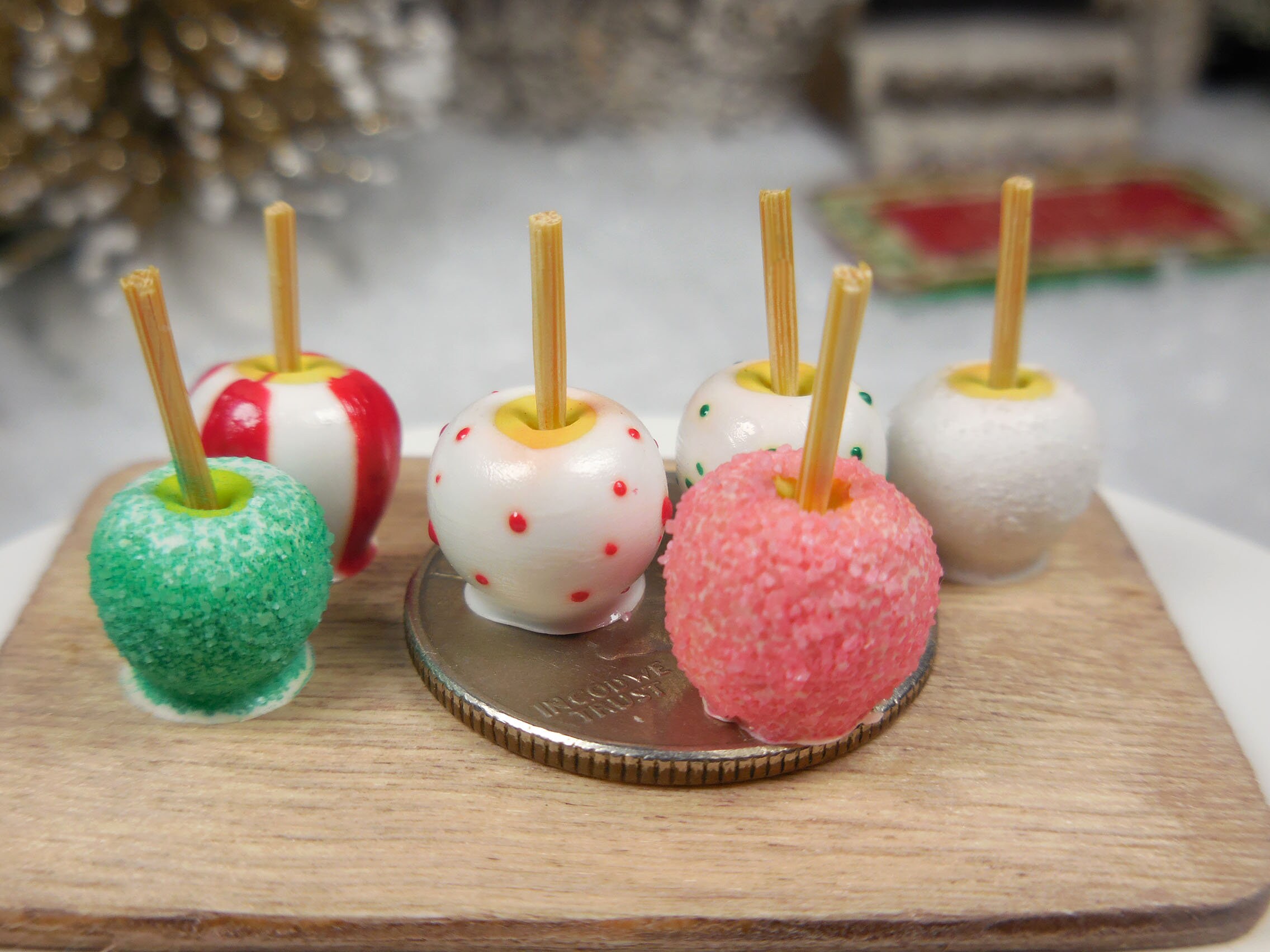 Mini Christmas Candy Apples in Red, Green & White Chocolate ~ Winter ...