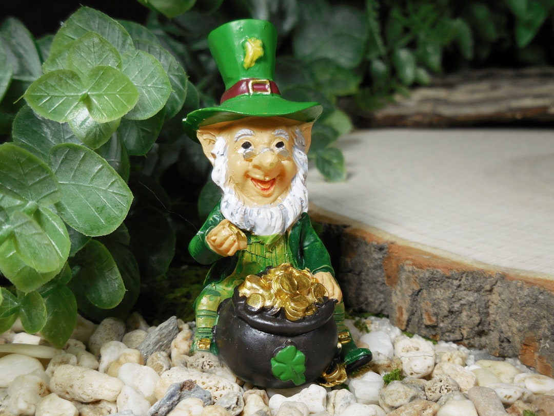 Miniature Leprechaun Counting Coins Figurine ~ St. Patrick's Day Fairy ...