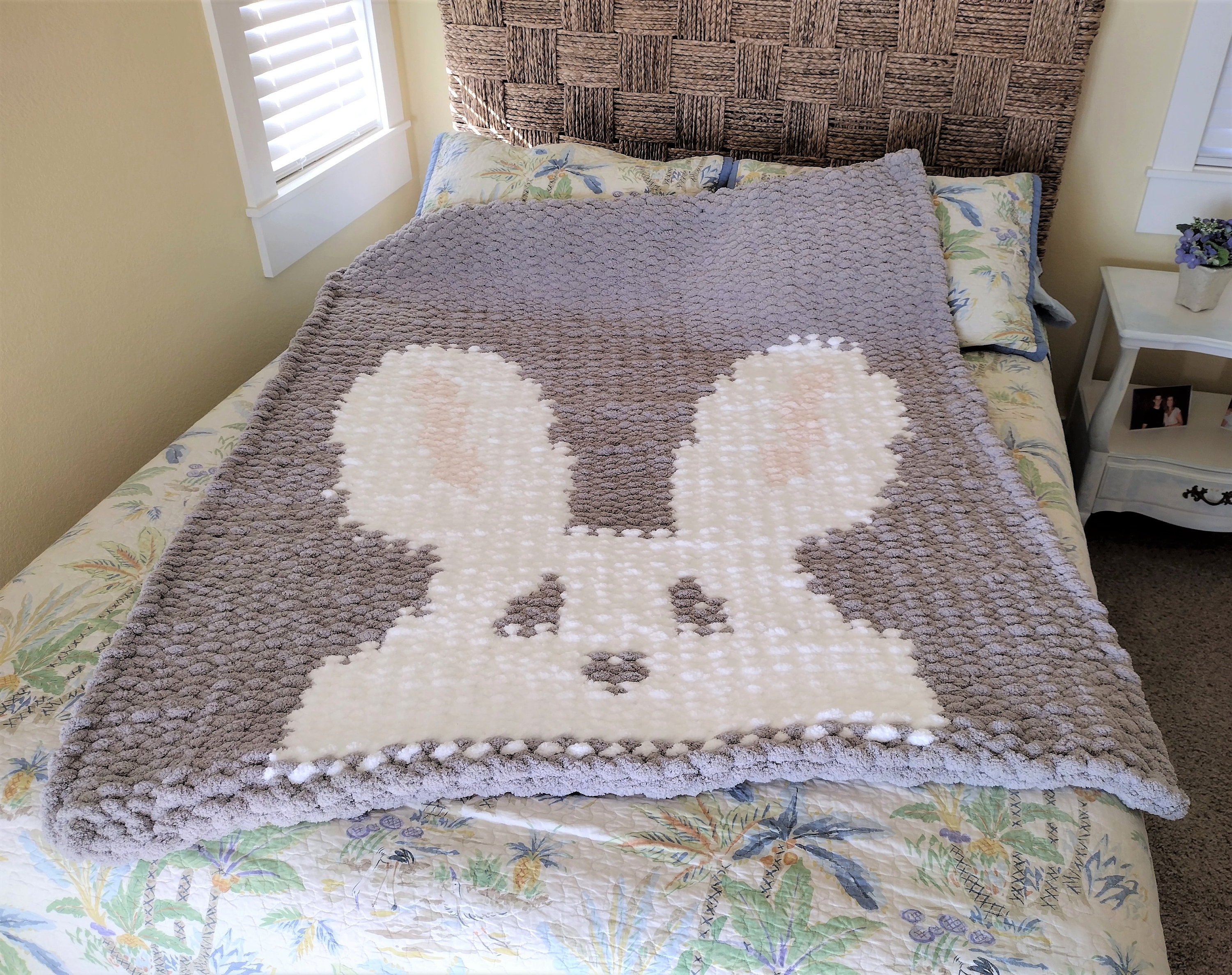 Easter Bunny Knitting Pattern, Chunky Knit Blanket Tutorial With ...