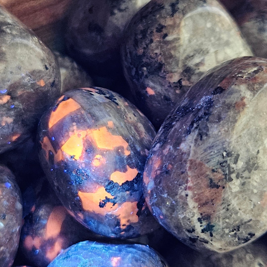 Emberlite Tumbled Stone, 'yooperlite' Tumbles, UV Reactive Mineral ...