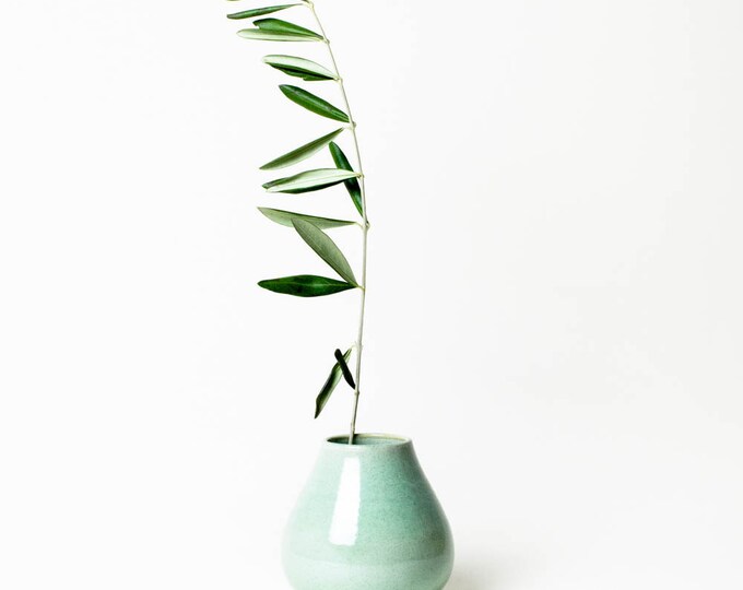 Small Vase Mint / / Minimalist Flower Pot Were Glazed / / - Etsy