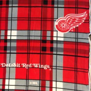 NHL DETROIT Red Wings Plaid Hockey 100% Fleece Fabric Material by the 1 ...