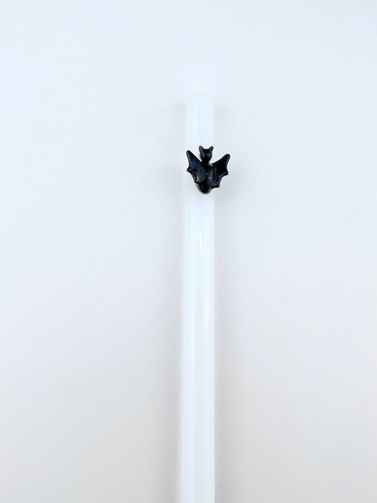 Handmade Bat on Colored Glass Straw: Custom Reusable Halloween Straw - Etsy