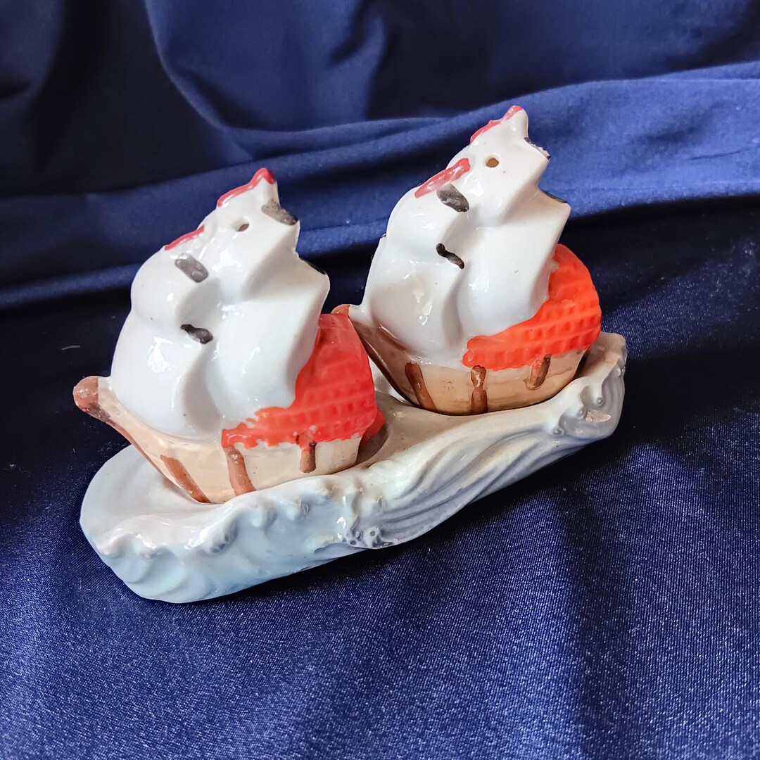 Salt and Pepper Shakers, Cruet Set, Sailing Ship, Galleon, Novelty Salt ...