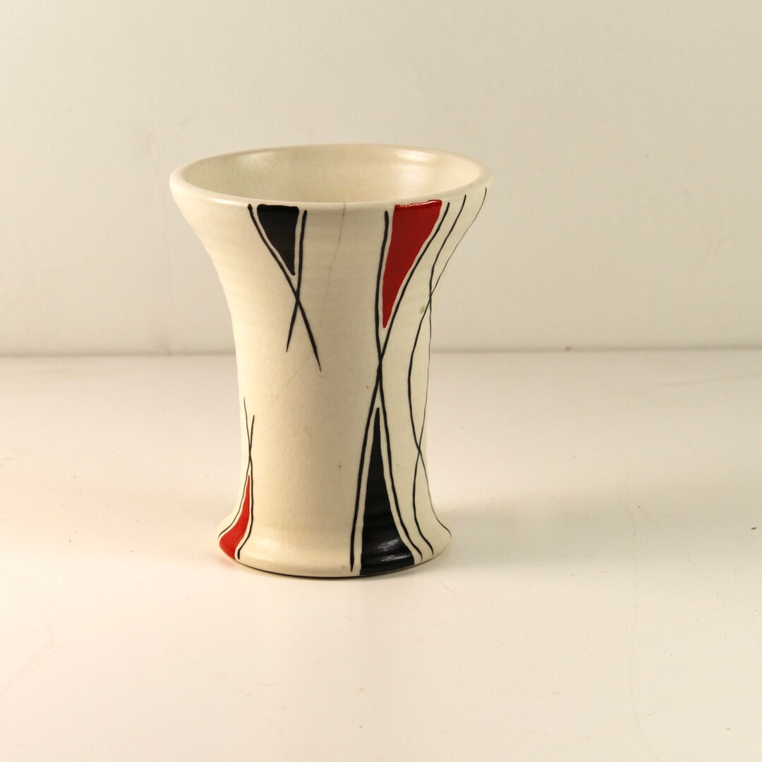 A 1950's H J Wood Ltd Piazza Pattern Small Vase - Etsy