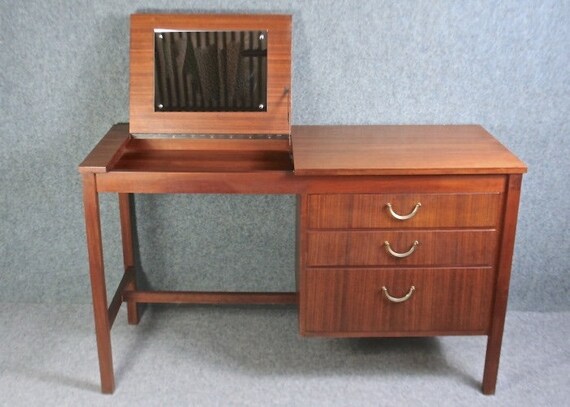 Meredew furniture dressing table store