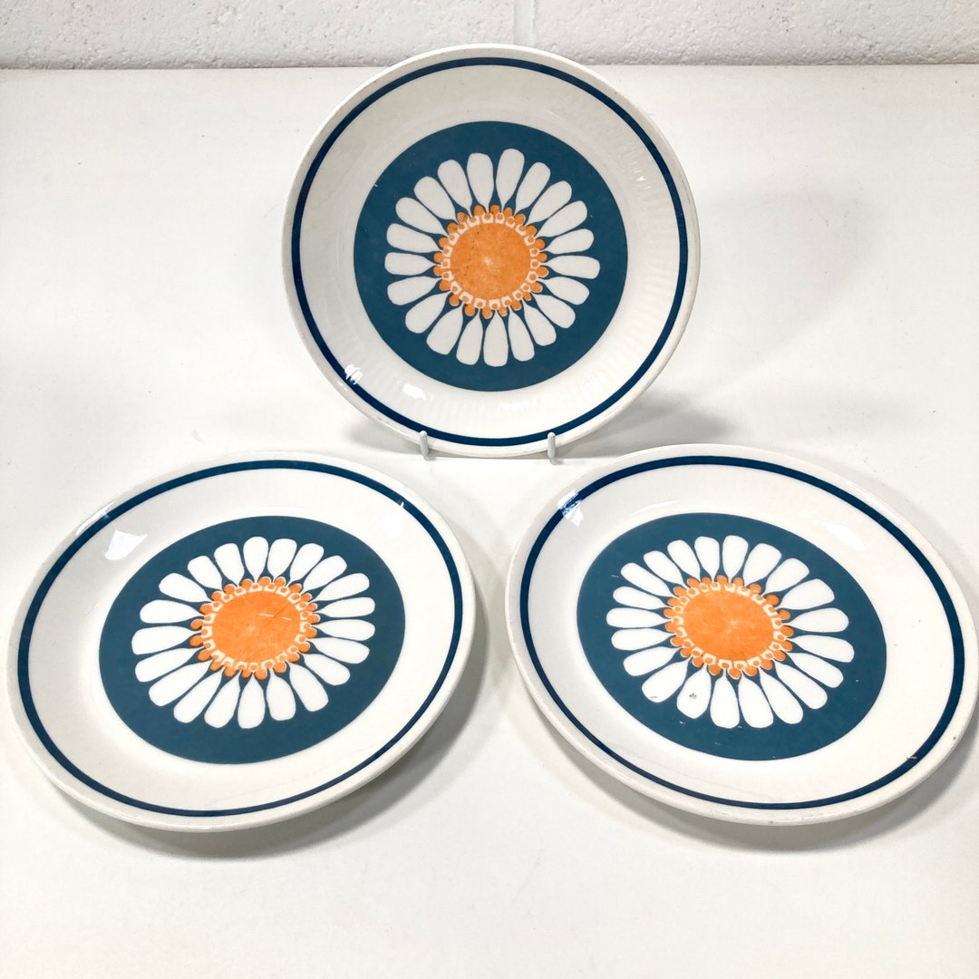 Three Vintage Figgjo Flint Daisy 20cm Plates - Etsy