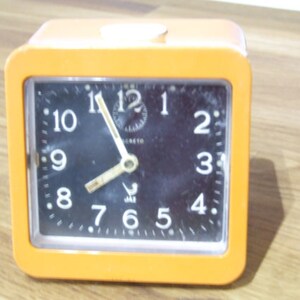 Jaz Clock // Wind up Jaz Clock // Mechanical Clock // Retro Orange ...