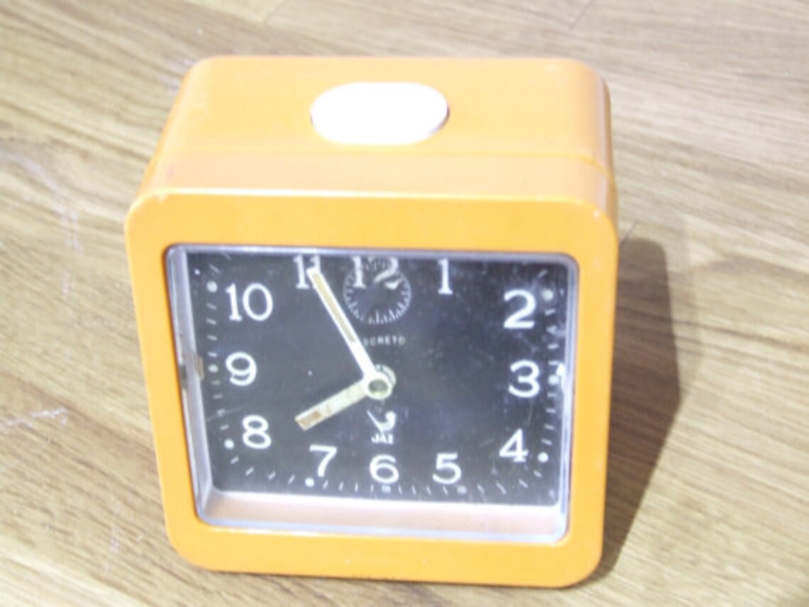Jaz Clock // Wind up Jaz Clock // Mechanical Clock // Retro Orange ...