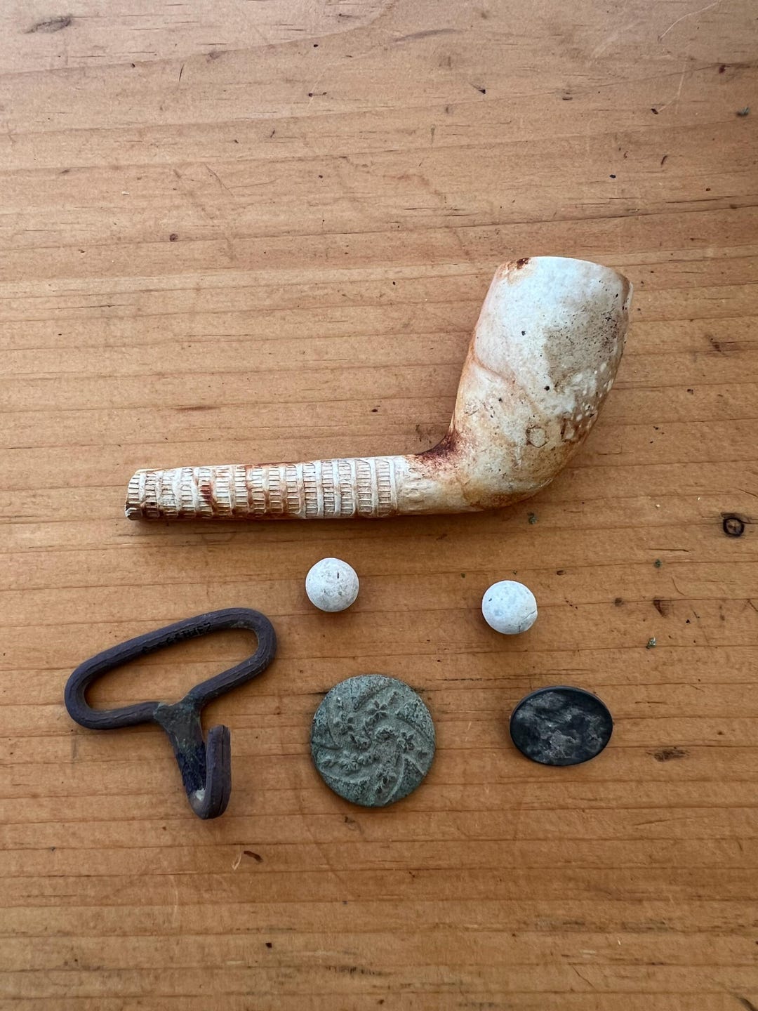 Dug Civil War Relics From Richmond, Va. Clay Pipe, Brass Flower Button ...
