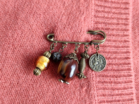 Bakelite Acorn Kilt Pin, Brass Kilt Pin with Charms, … - Gem