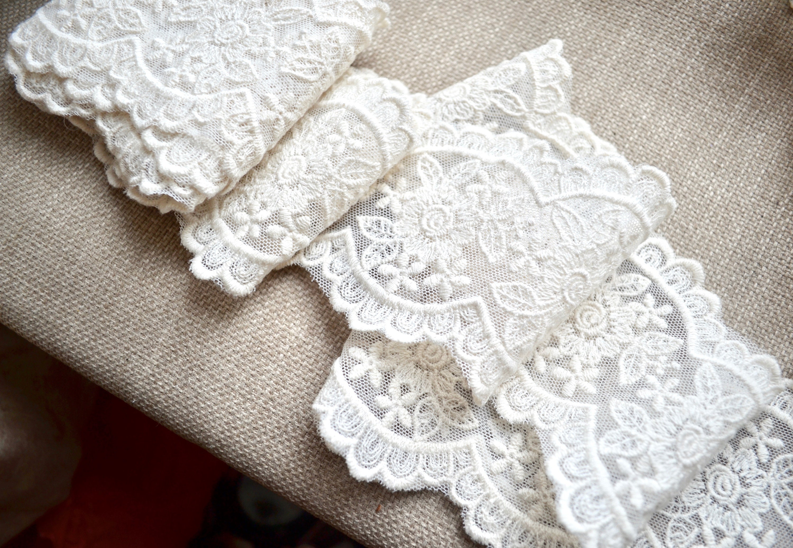 Ivory Embroidered Lace Trim, Shabby Chic Lace, Vintage Style, Junk ...