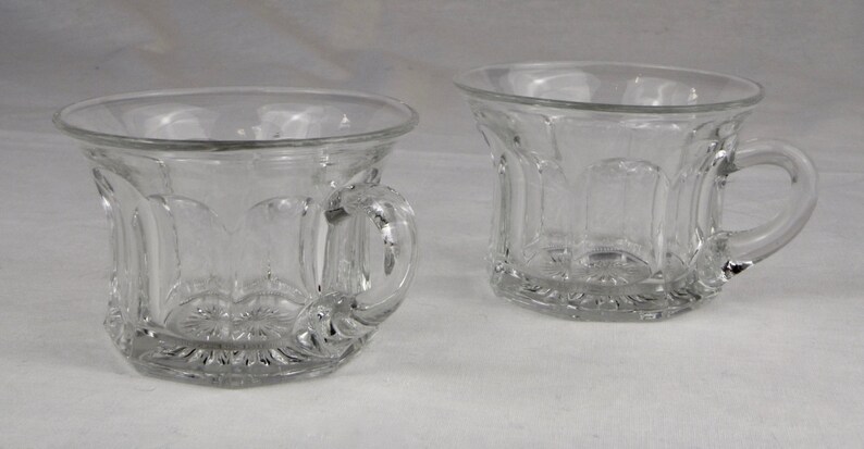 A Pair of Vintage Heisey Crystal Punch Cups in the Colonial Panel ...