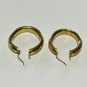 Vintage SLC 14K Yellow Gold Diamond Cut Oval Hoop Earrings - Etsy