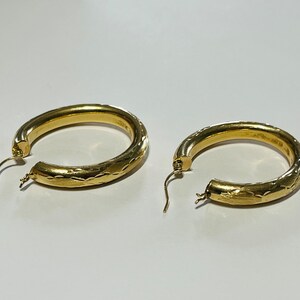 Vintage SLC 14K Yellow Gold Diamond Cut Oval Hoop Earrings - Etsy