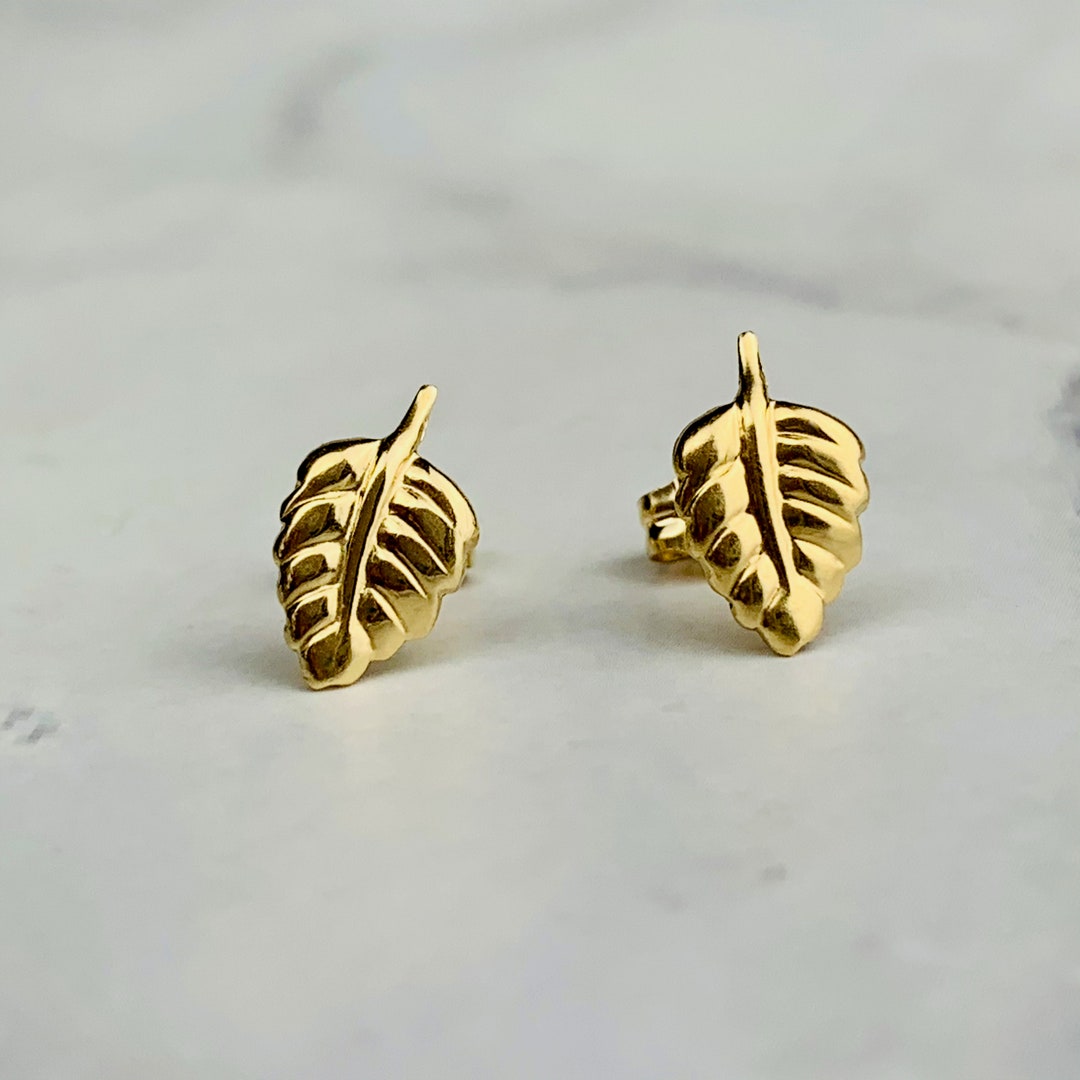 14K Solid Gold Leaf Studs / Engraved Leaf Stud Earrings - Etsy