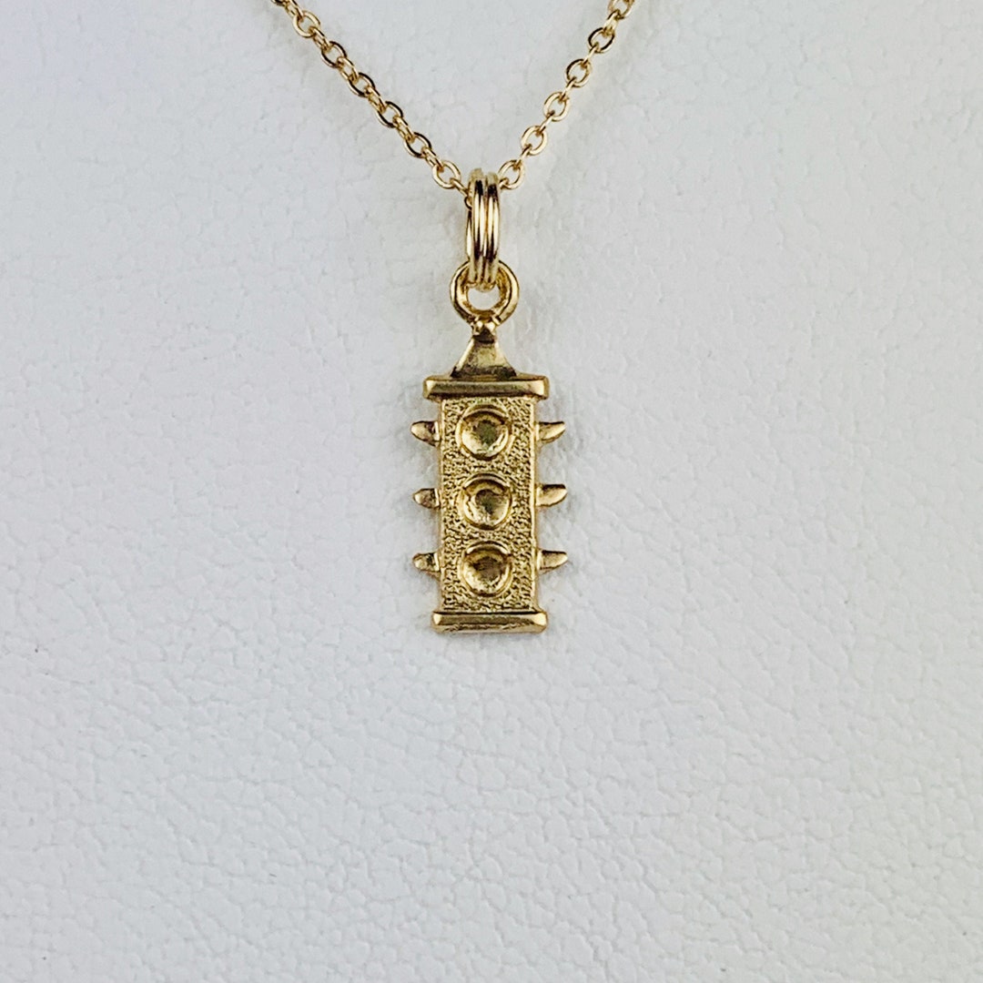 14K Gold Traffic Light Charm: Classic Style Pendant - Etsy