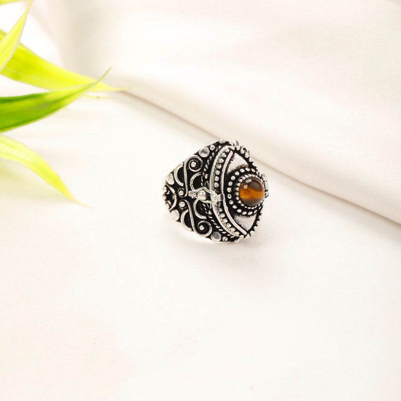 Chiseled Adjustable Medieval Poison Ring || Secret Compartment Ring ...