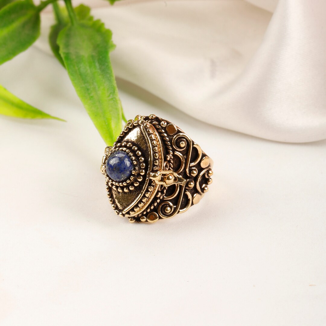 Chiseled Adjustable Medieval Poison Ring || Secret Compartment Ring ...