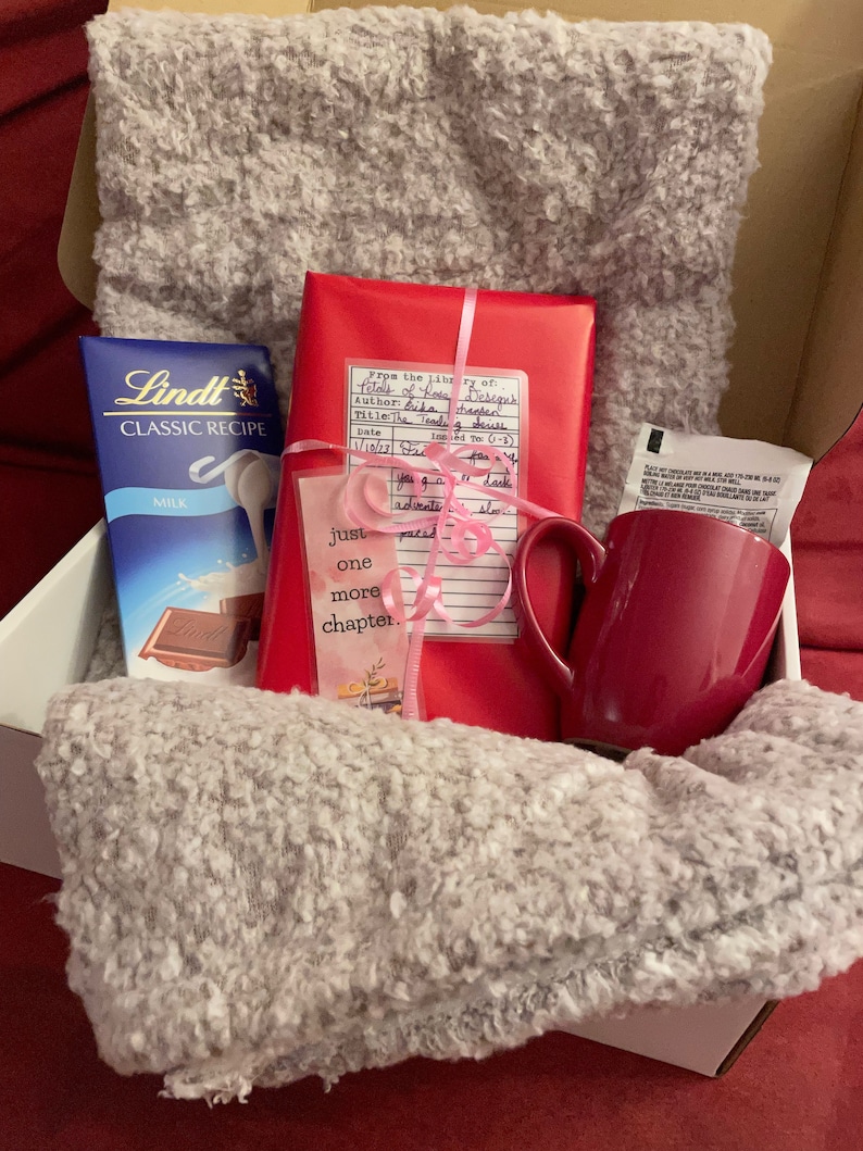 Blind Date With A Book Box: Cozy Reader Care Package - Etsy