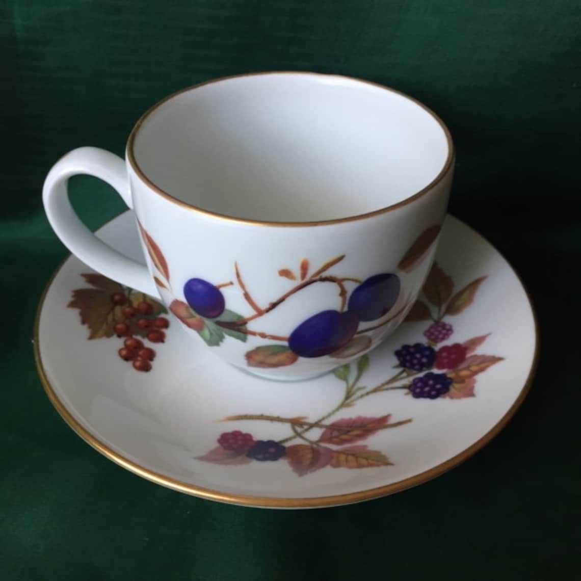 Royal Worcester S/4 Evesham Cups & Saucers, Fruit Gold Rim Made in ...