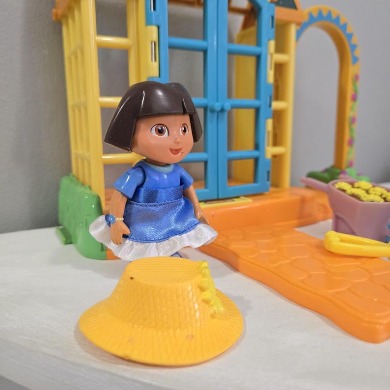 Mattel Dora the Explorer Green Garden Nursary Talking Playset Nick Jr ...