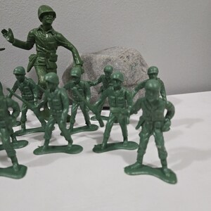 Vintage Army Men Molded Plastic Made in Hong Kong - Etsy