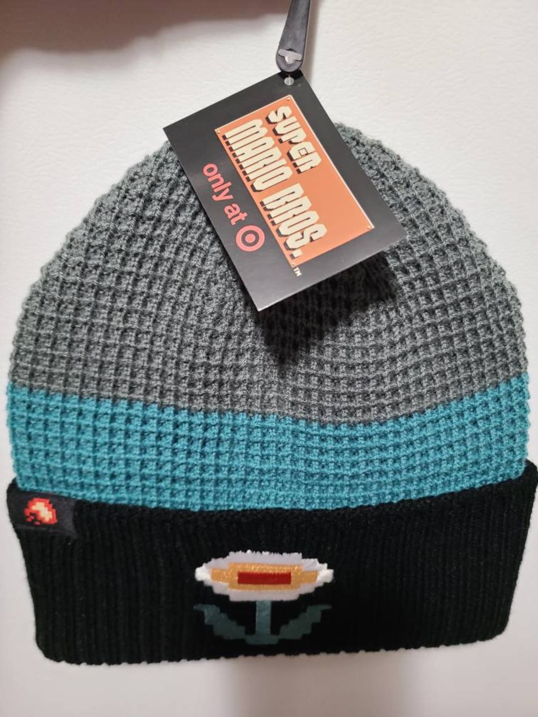 Nintendo Super Mario Bros Retro 8 Bit Fire Flower Knitted Hat Touque ...