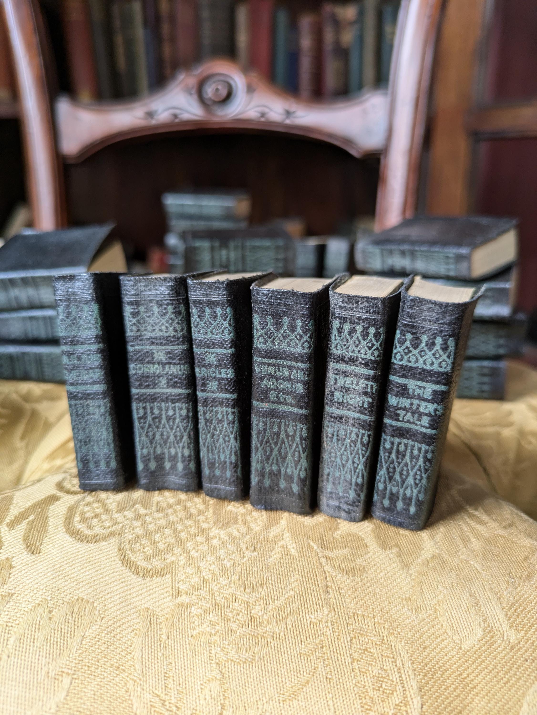 Complete Set of Shakespeare Miniature Books - 1932 Allied Newspapers ...