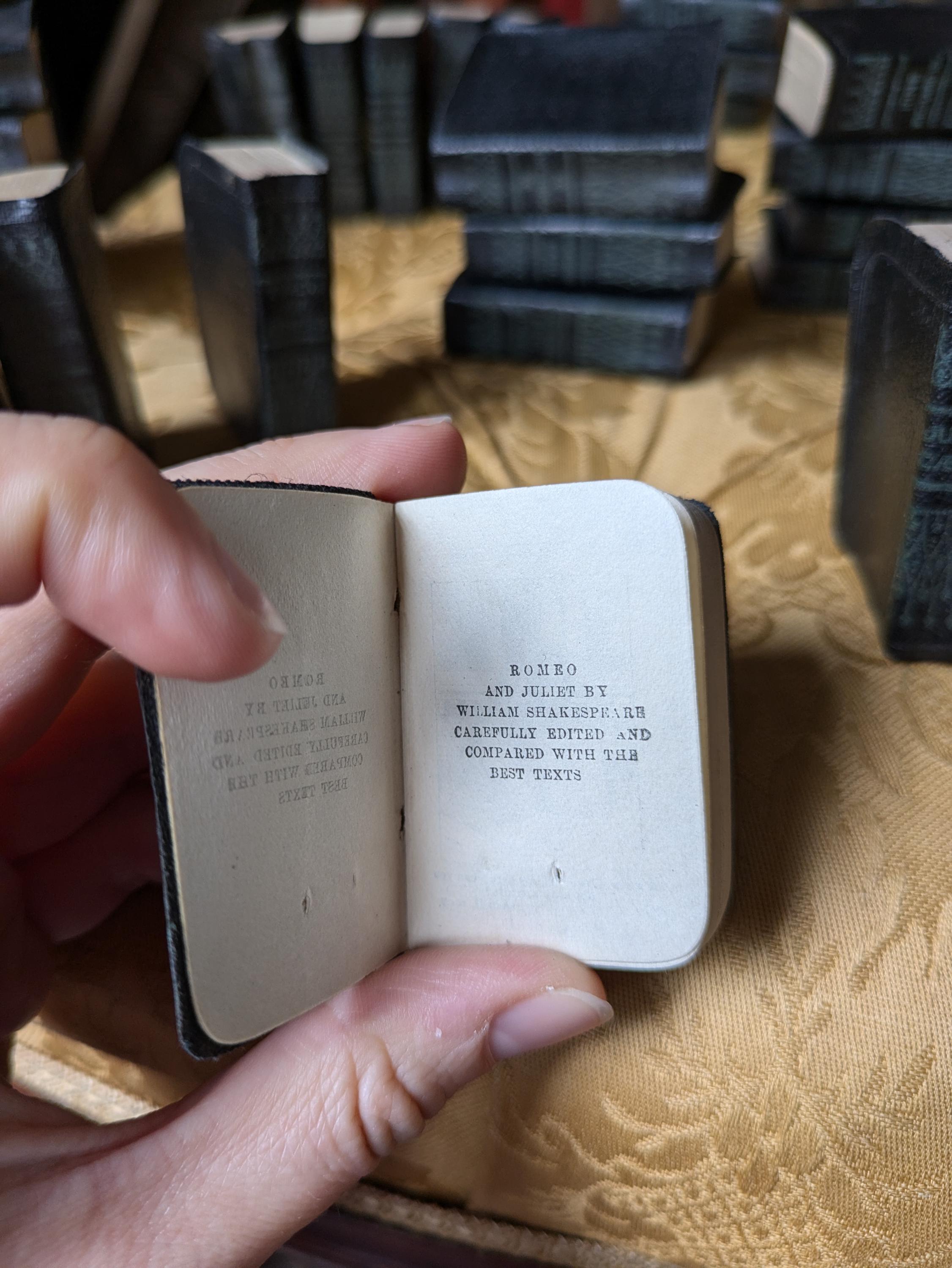 Complete Set of Shakespeare Miniature Books - 1932 Allied Newspapers ...