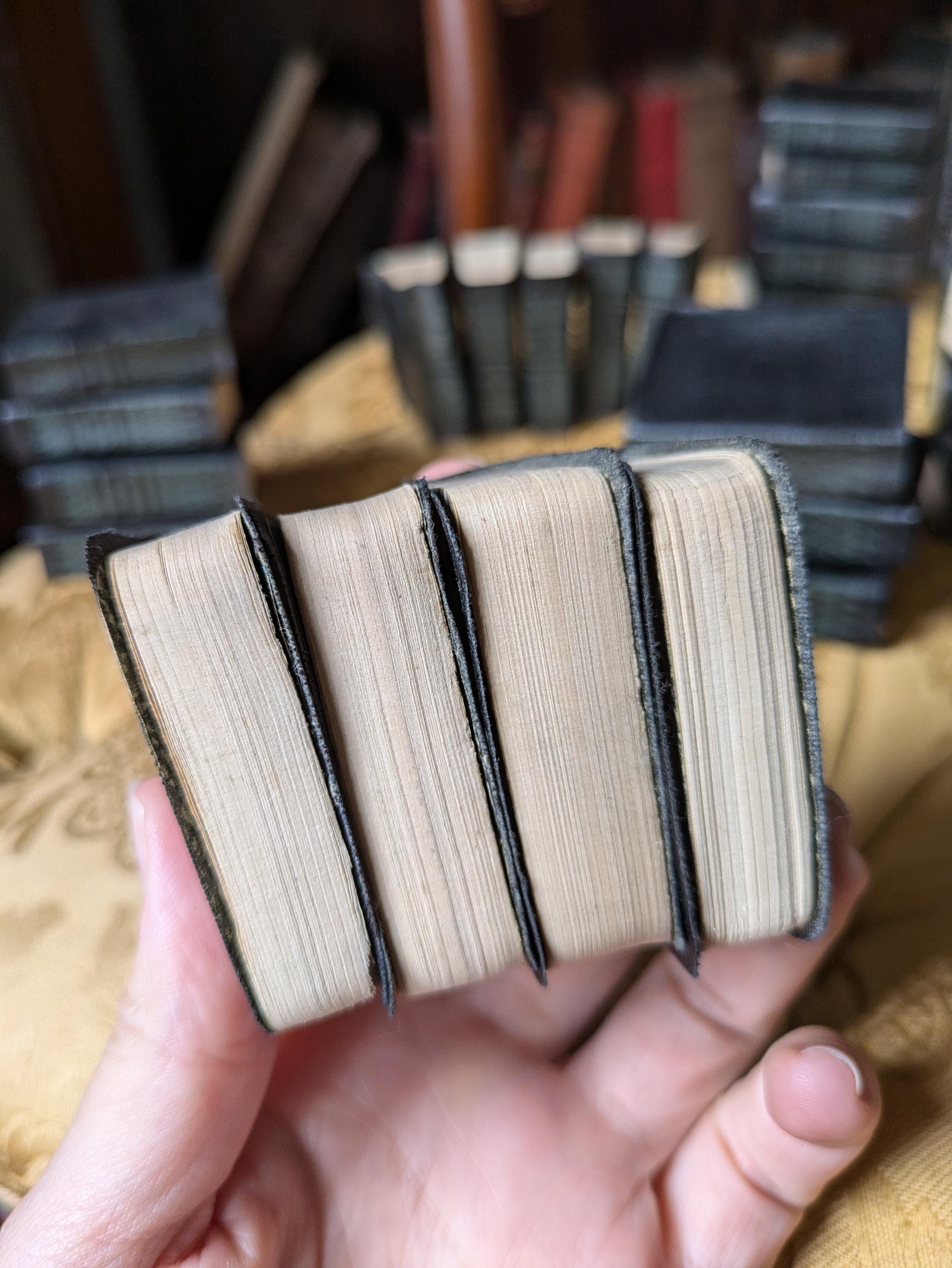 Complete Set of Shakespeare Miniature Books - 1932 Allied Newspapers ...