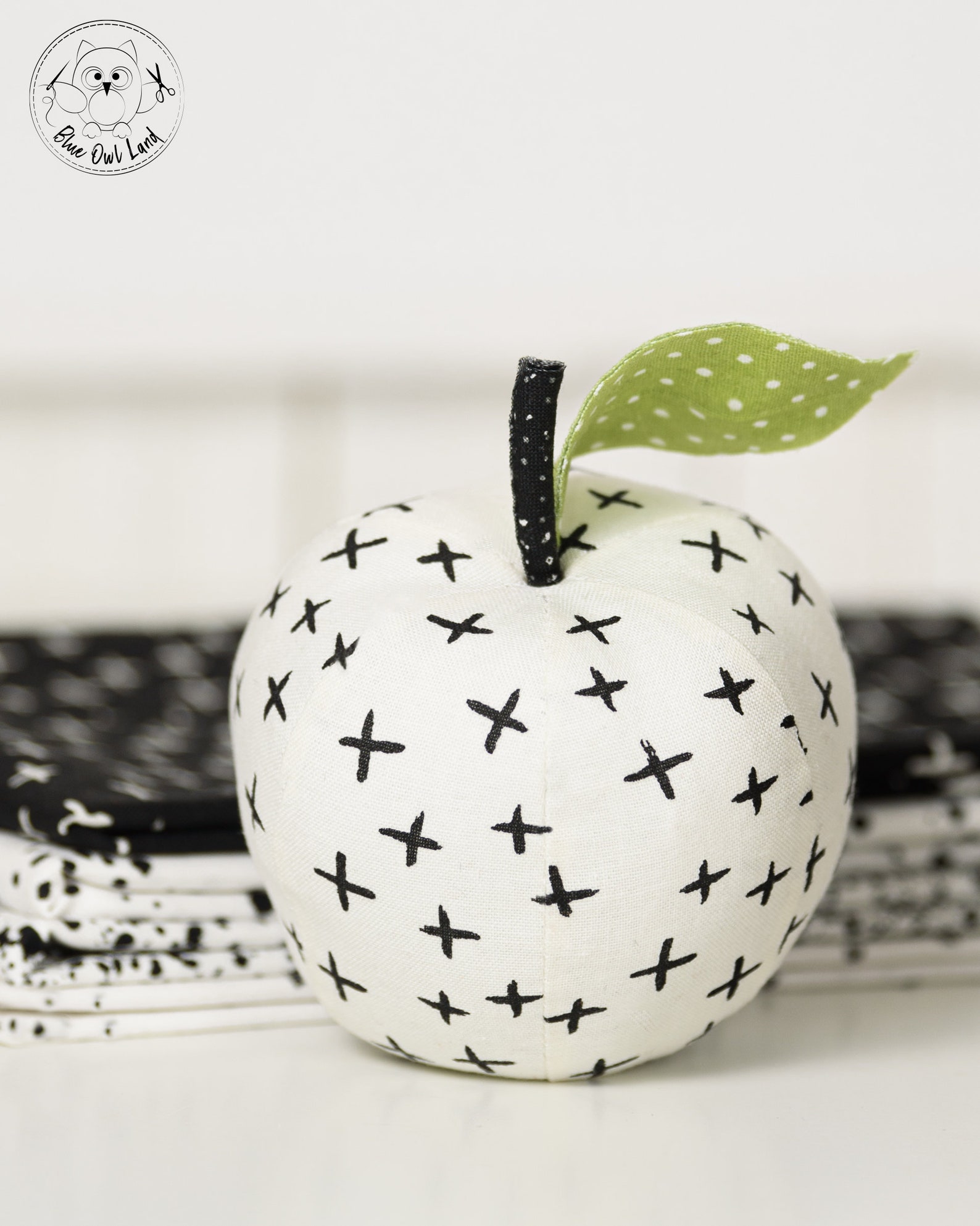 MODERN APPLE PDF Sewing Pattern Tutorial. Pin Cushion Pattern. Pdf ...