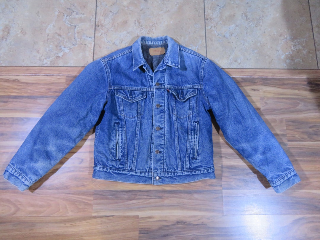 Vintage LEVIS Jean Blanket Lined Denim Jacket Trucker Medium to Dark Blue Wash Made in USA Sz 42 ...