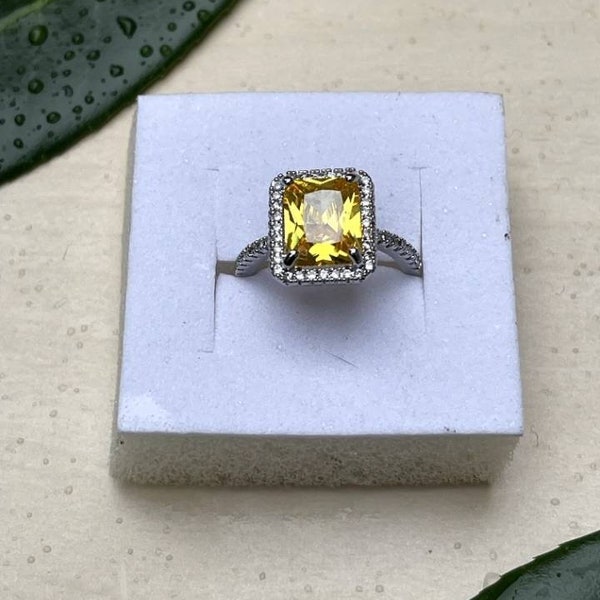 November Birthstone Ring - Etsy