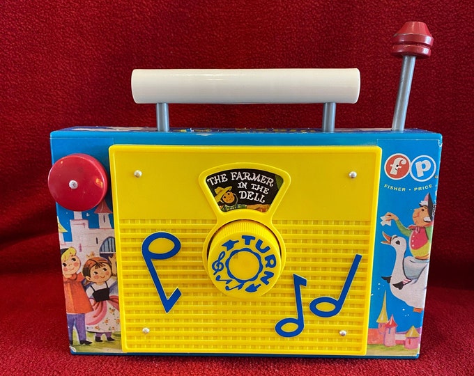 Fisher Price TV Radio Wind up the Farmer in the Dell Musical Baby Toy ...