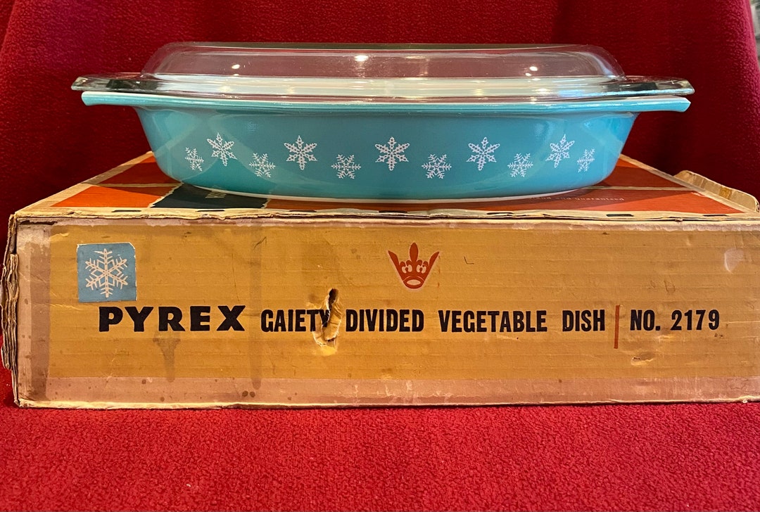 Pyrex JAJ Boxed Gaiety Turquoise Snowflake 2.5 Pint Divided Vegetable ...