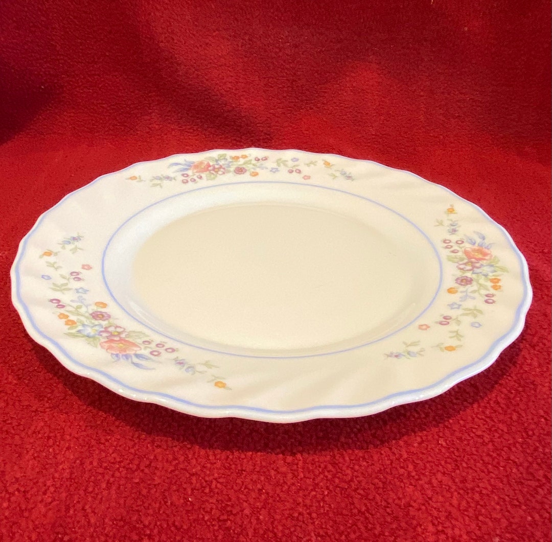 Arcopal Victoria Pattern Milk Glass Floral Pattern Side Plate. 1980's ...