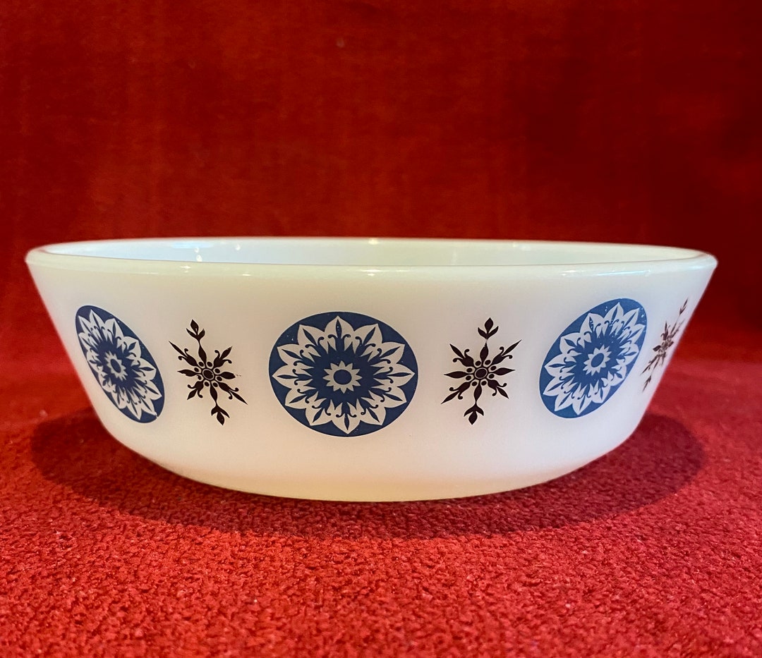 Pyrex JAJ Fleur De Lys Winter Star Cereal Bowl 6" Circa 1970 - Etsy