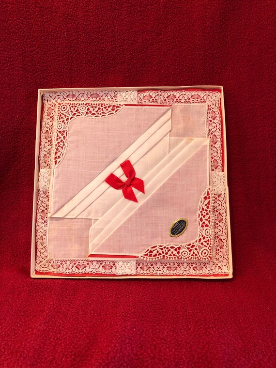 Vintage lace handkerchiefs uk store