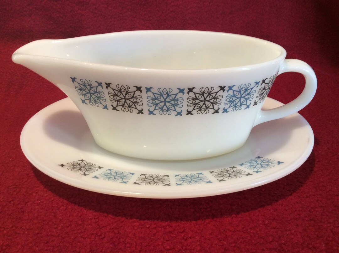 Pyrex JAJ Chelsea Gravy Boat and Saucer - Etsy